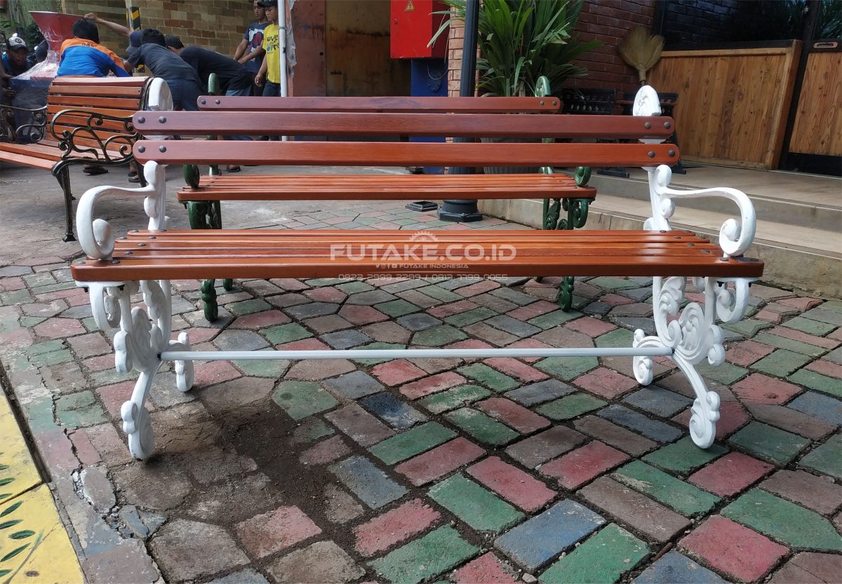 Peran Penting Kursi Pendestrian - Pusat Spesialis Produksi Turunan ...