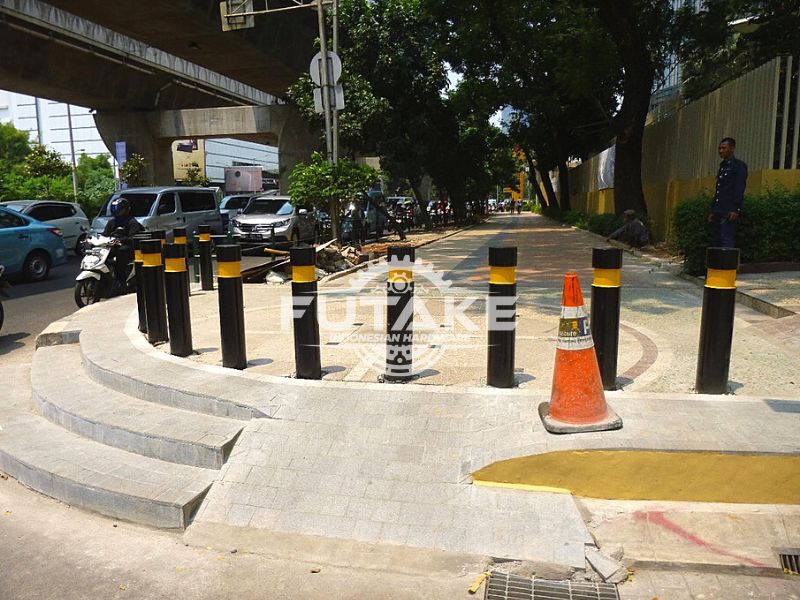 Bollard Pembatas Jalan dan Trotoar Custom - Pusat Spesialis Produksi ...